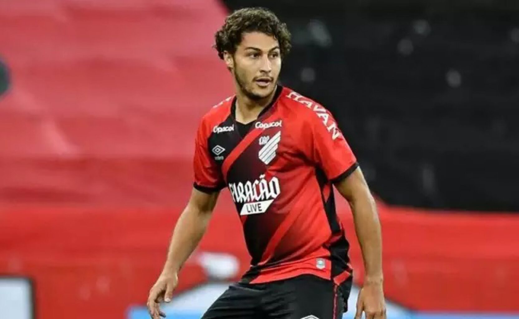 Marcinho: conheça o lateral que é alvo do Internacional