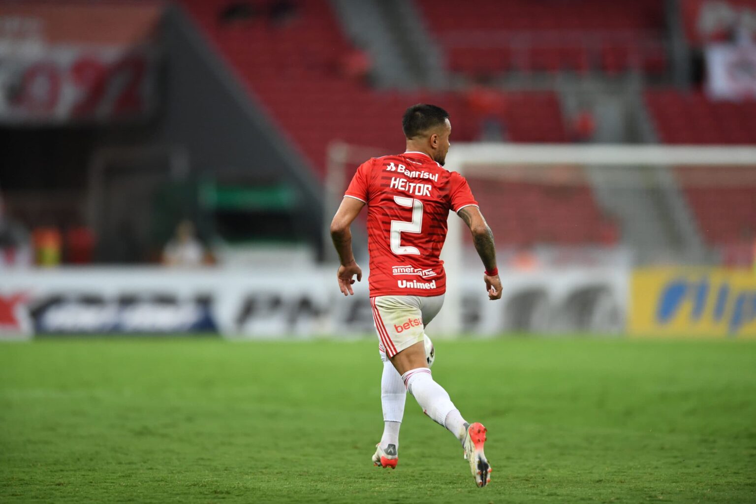 Como foi a passagem de Heitor pelo Internacional?