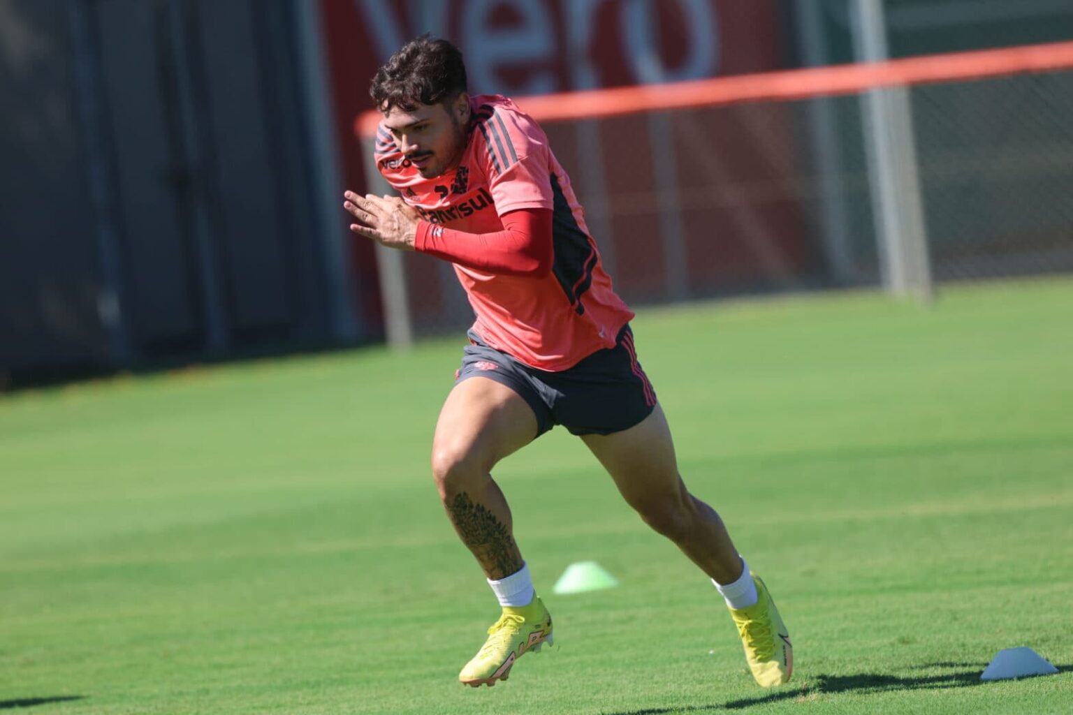 Culpado? Estafe de Maurício se manifesta sobre escândalo de aposta