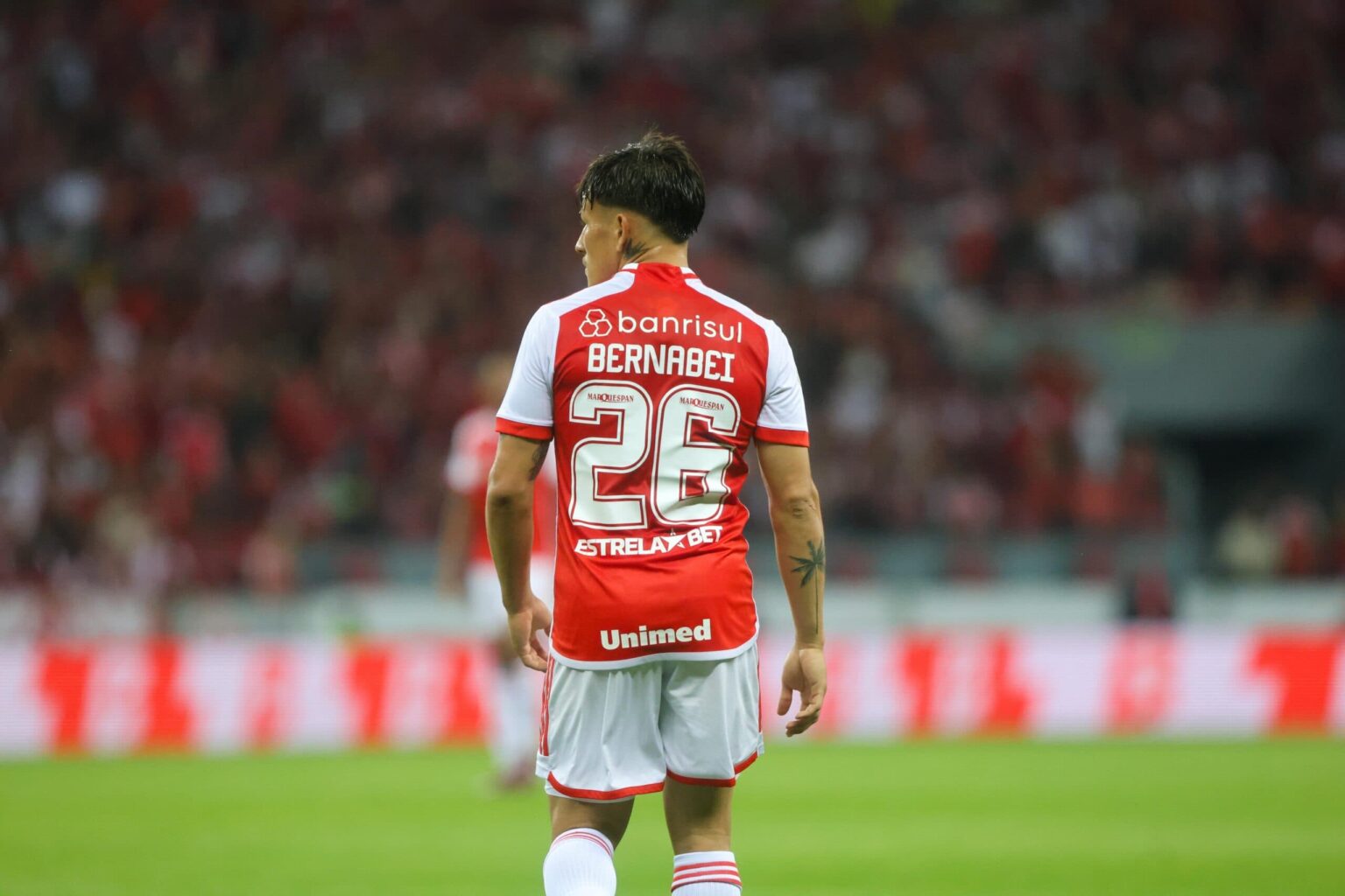 Bernabei ainda não renovou e fala em deixar o Inter para vestir azul e branco